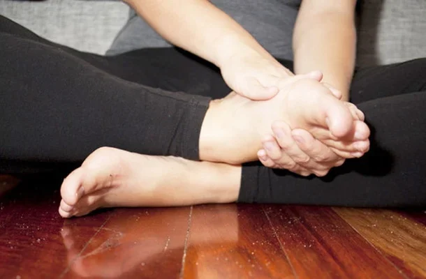 Common Causes of Pins and Needles in the Feet — Healthdigezt.com