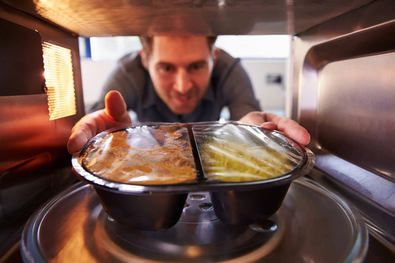 Why It’s Not a Good Idea to Use Plastics When Microwaving Food ...